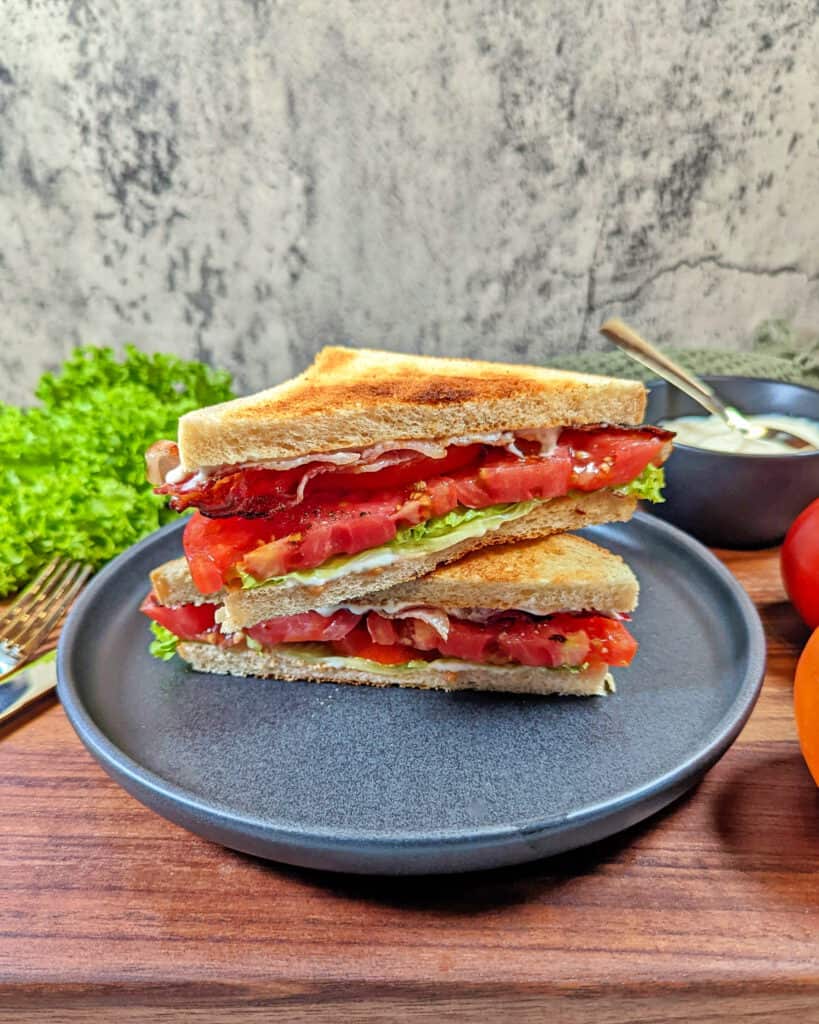 BLT-Sandwich - Bacon, Lettuce, Tomato - Original US Rezept - Instakoch.de