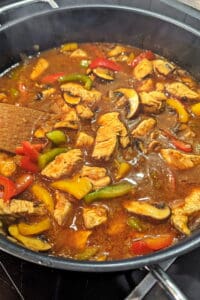 Zartes Putengulasch mit Paprika - Einfaches Low-Carb Rezept - Instakoch.de